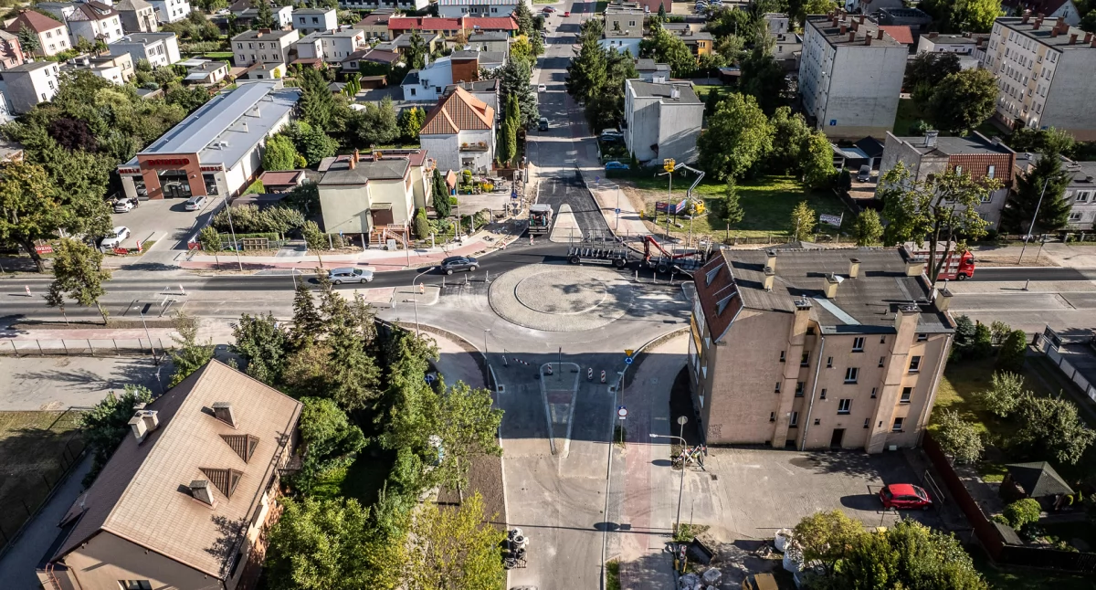 Od dziś przejezdne nowe rondo na ulicy Gdańskiej i ulica Obrońców ...